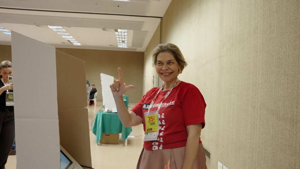 Nova diretoria da CNTE é eleita com Fátima Silva presidenta - Vermelho